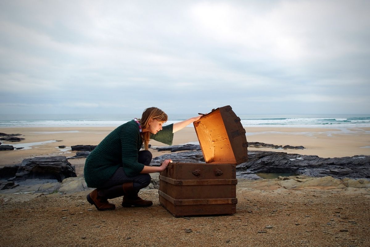 Finding Treasure - Writing Hood