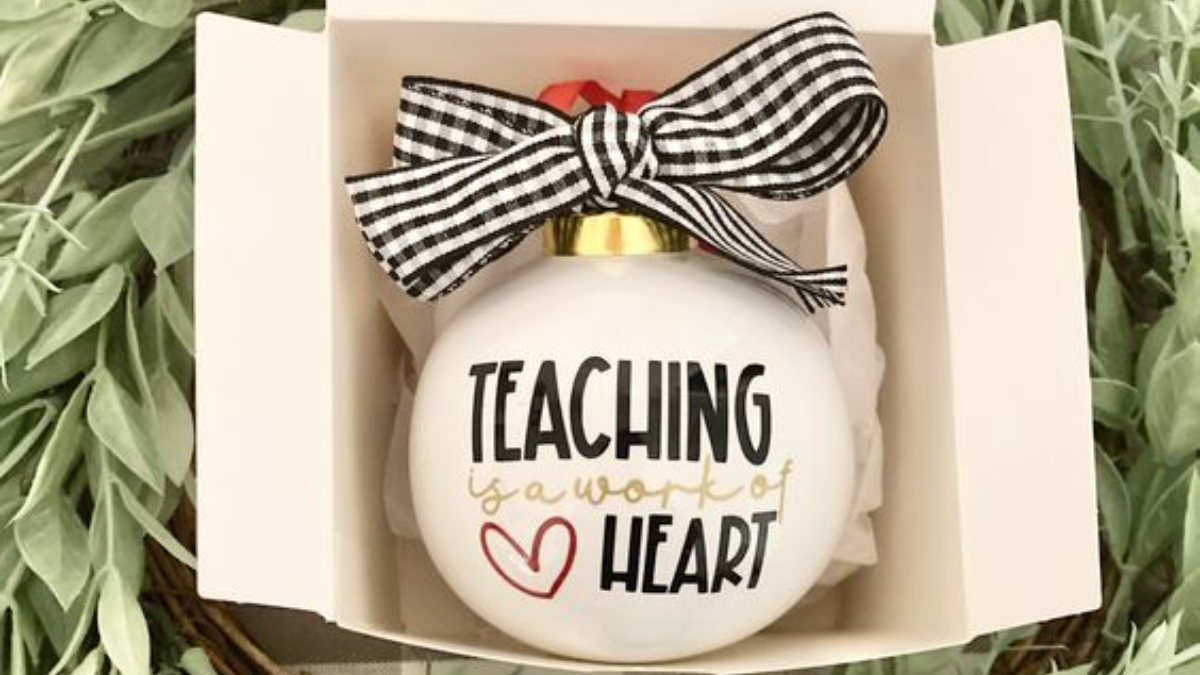 Exploring the10 best teacher gifts to spark inspiration Writing Hood